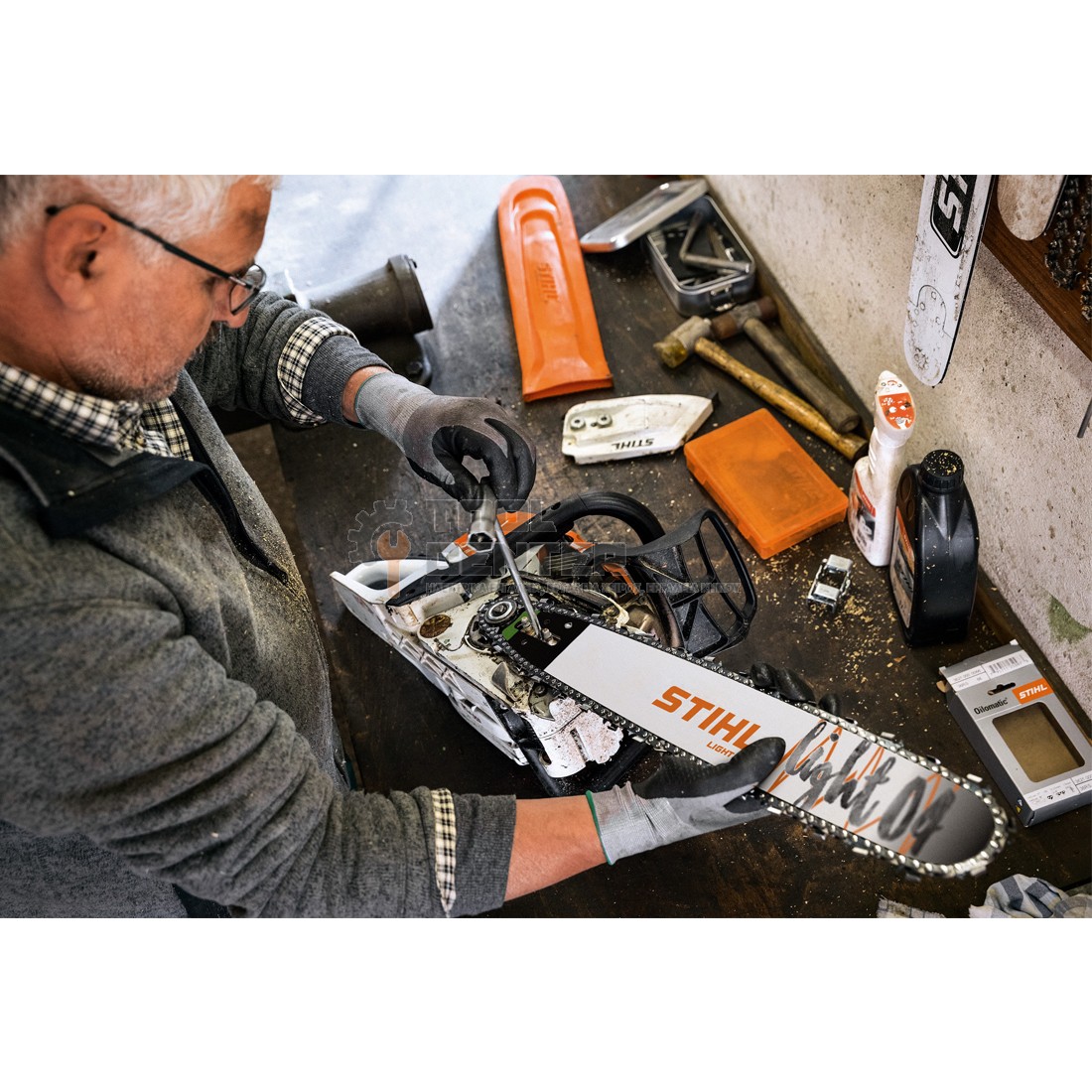 STIHL FOREST PLUS ΛΑΔΙ ΑΛΥΣΙΔΑΣ 1lt (#07815166001) Toolcenter.gr